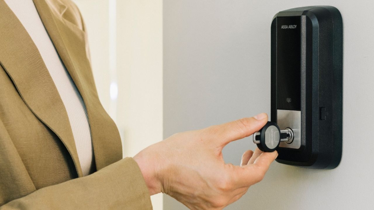Cliq Programming Devices Assa Abloy